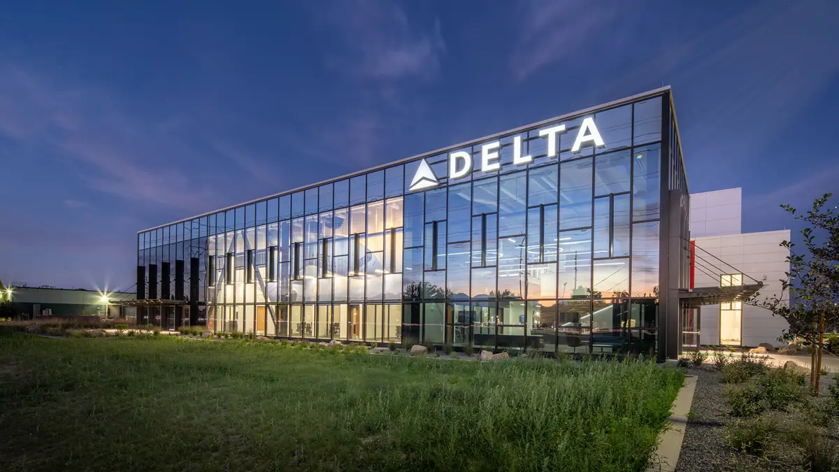 Delta Air Lines Flight Operations Center | Big-D Companies | Expert ... Delta Air Lines Flight Operations Center | Big-D Companies | Expert ...